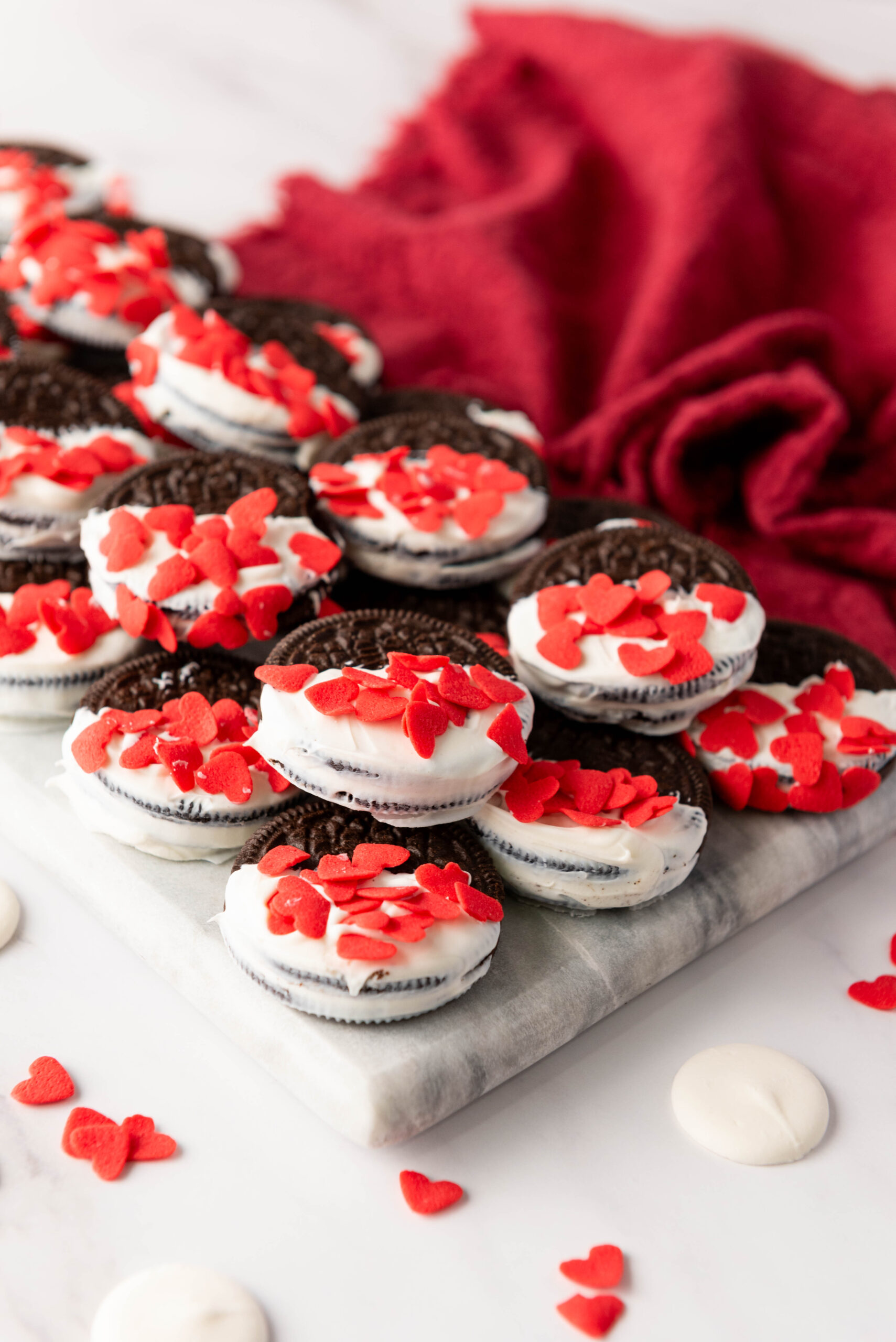 How To Make Valentine Oreos: Easy Chocolate-Dipped Treats for Valentine ...