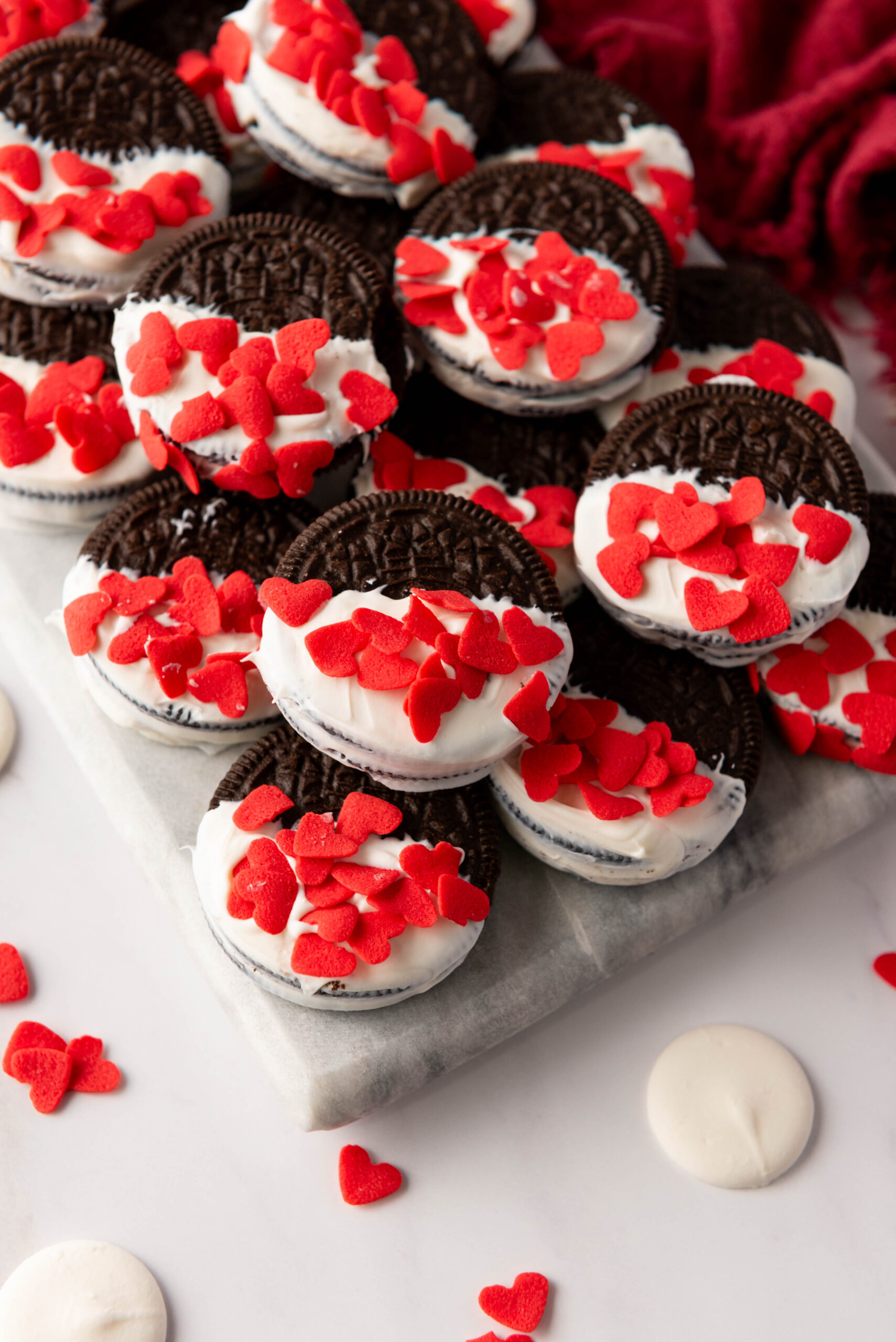 How To Make Valentine Oreos: Easy Chocolate-Dipped Treats for Valentine ...