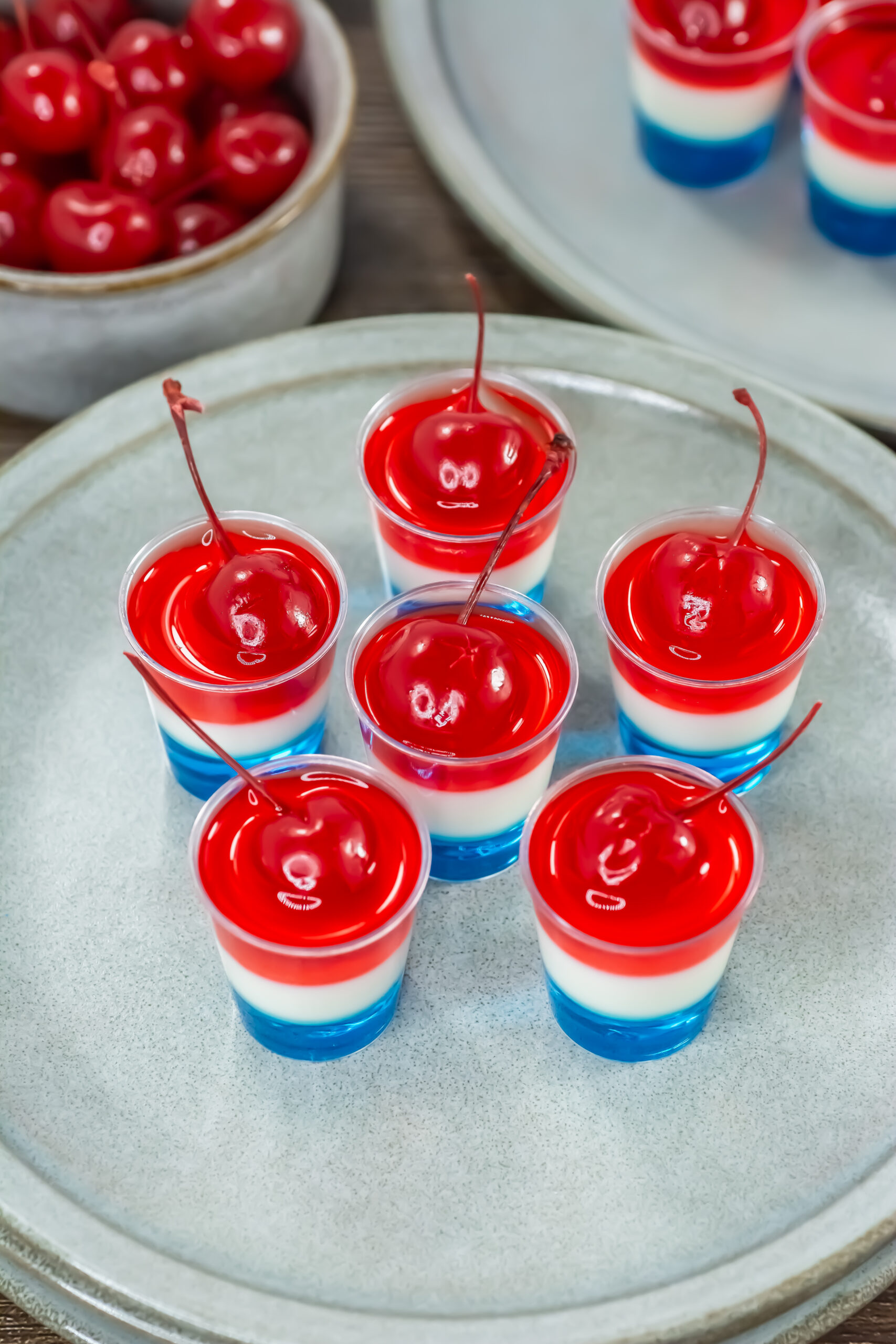 Easy 4th of July Jello Shots Recipe [Red, White and Blue Layered ...